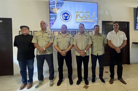 Prácticos Del Canal Interesados En Conocer Cómo Los Candidatos