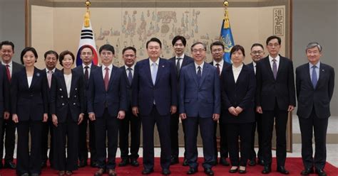 尹 신임 차관들에 “우리는 反카르텔 정부 가차없이 싸워달라”