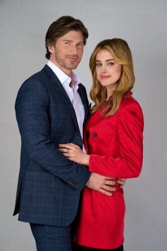 Ashley Newbrough Picture