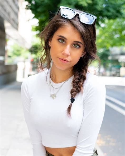 Violet Summers Young Models Beautiful Women Pictures Gorgeous Redhead