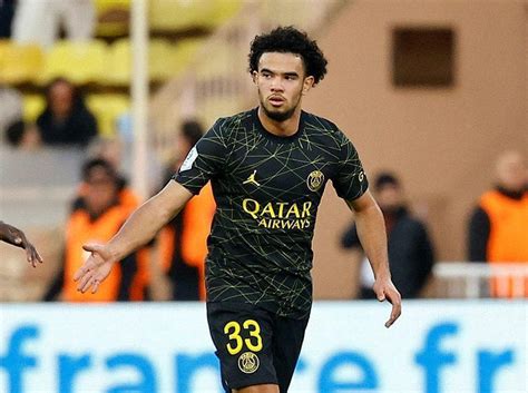 Psg Je Nai Pas Didole Affirme Le Jeune Warren Zaïre Emery