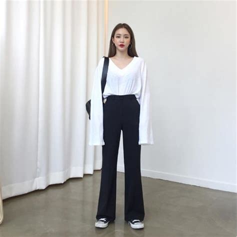 西装阔腿裤配什么上衣比较好 阔腿西裤搭配什么外套配图网