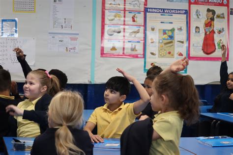 Y3 Class Assembly Court Farm Primary School