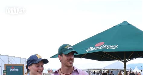 VÁŠnivÝ Adam Bardy V Akcii Takto BozkÁva Sexsymbol Svoju ženu Dámy