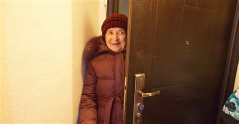 “Съжалявам скъпа моя ти си невероятна съпруга всичко е чисто всичко е измито всичко е