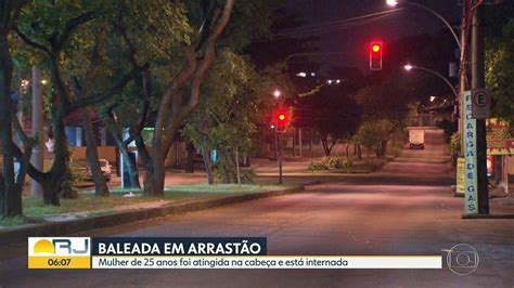 Vídeo Jovem Leva Um Tiro Na Cabeça Durante Arrastão Na Zona Norte