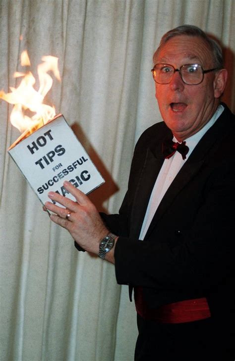 Tributes Flow After Veteran Townsville Actor Iain Mcdougall With ‘big Heart Dies At 83