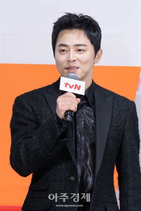 포토 조정석 처음으로 왕 역할 급격한 신분 변화에 당황 아주경제