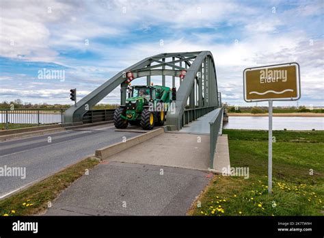 Eiderbrücke Friedrichstadt double arch bridge from border of the districts of