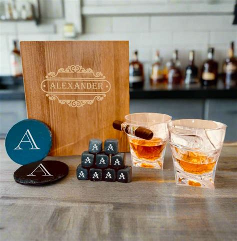 100 Whiskey T Sets Custom Whiskey Boxes And Decanters Groovy Guy