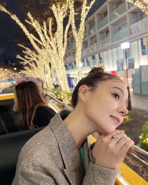 トリンドル玲奈さんのインスタグラム写真 トリンドル玲奈instagram「良いクリスマスイブ、過ごせてますか♡？ 最近はずっと 今夜