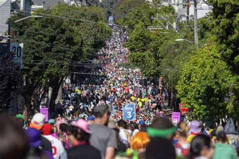Fun Photos Of The Best Costumes From San Franciscos Bay To Breakers