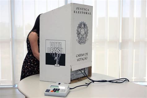 Uso Da Colinha Eleitoral Na Hora De Votar é Autorizado Pela Justiça