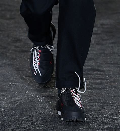 Nike X Sacai Magmascape Sneakers A Closer Look At Colorways And More