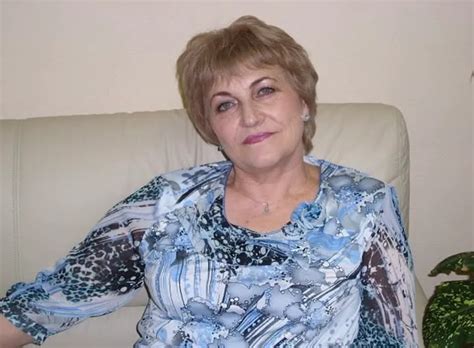 “Не оставай при майка си повече от 10 минути там няма какво да правиш” нарежда зет ми на