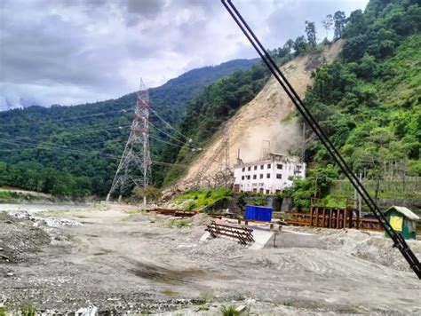 सिक्किम तीस्ता बांध पर भूस्खलन से एनएचपीसी भवन और 6 घर क्षतिग्रस्त
