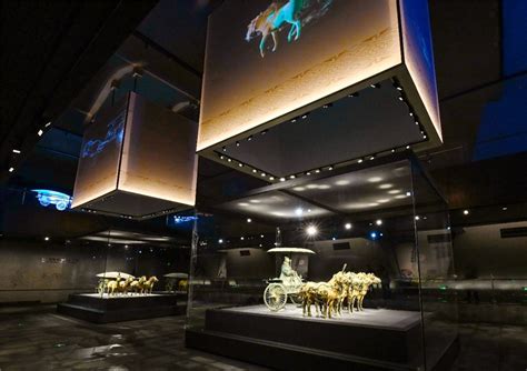 一号铜车马移至秦陵铜车马博物馆展出