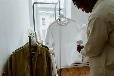 Veja 4 Maneiras De Passar Roupas Sem Precisar Do Ferro
