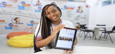Mais de 148 mil tablets são entregues aos estudantes da rede estadual