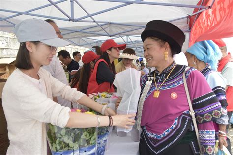 省花卉技术培训推广中心到红河州红河县开展文化科技卫生“三下乡”活动云南省农业农村厅
