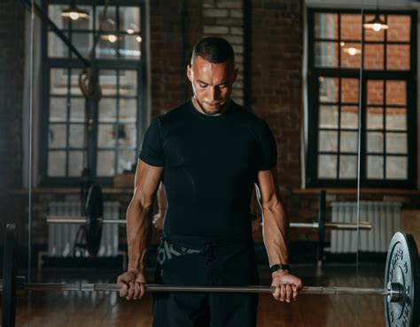 How To Do Bicep Curls Proper Technique And Tips Fitbod