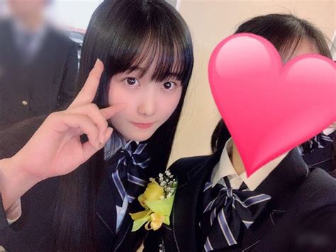 本田望结望结身着制服宣布中学毕业 想成为被需要的人即时尚