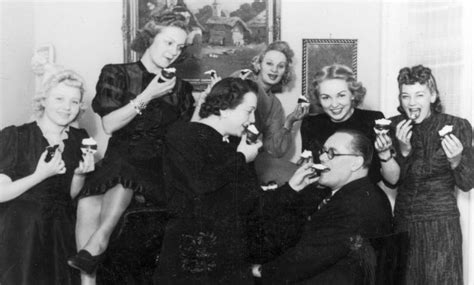 Egy Apróhirdetés útján Lett Bárzongorista Eisemann Mihály Múlt Kor