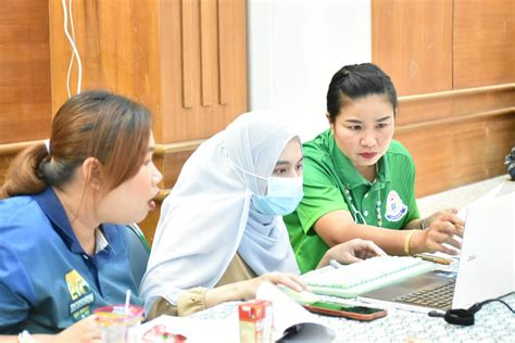 คณะครู บุคลากร โรงเรียนเทพศิรินทร์คลองสิบสาม ปทุมธานี