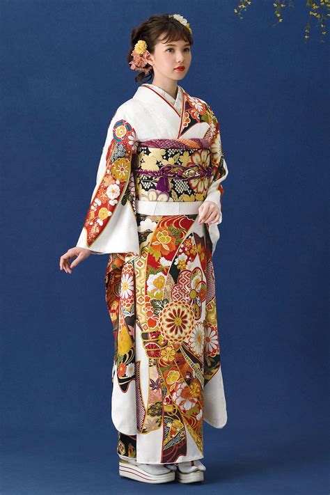 Or 21038 ｜古典振袖ブランド「振袖ひいな」の白熨斗柄・マーシュ彩着用