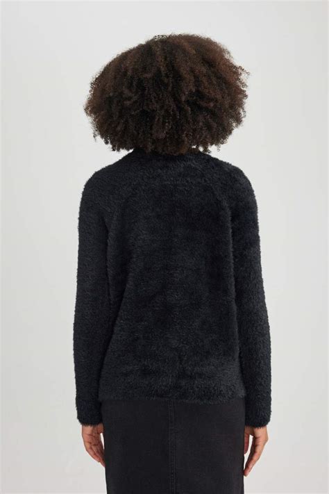 Black Woman Oversize Fit V Neck Knitwear Cardigan 2818313 Defacto