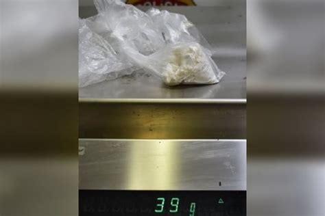 “mula” A Caminho Da França Diz Que Engoliu Drogas Após Anúncio No Face