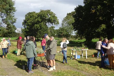 Auxais Jardin De La Bosquerie Le Troc Plantes A Connu Un Vif Succès