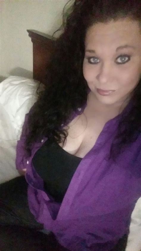 Showing Some Love Shesfreaky
