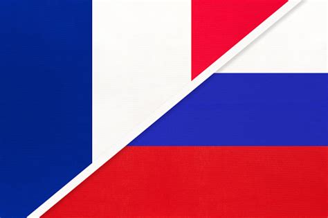 프랑스와 러시아 섬유에서 두 개의 국기의 상징 두 유럽 국가 간의 챔피언십 Championship에 대한 스톡 벡터 아트 및