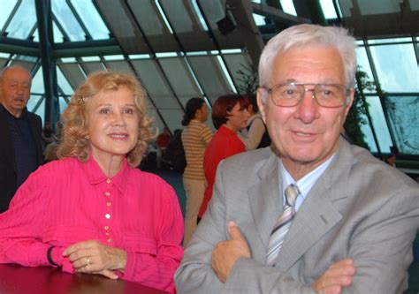 U Trosoban Stan Ubacili Su Nam Porodicu Nekog Frizera Otac Ružice Sokić Bio Je Predratni