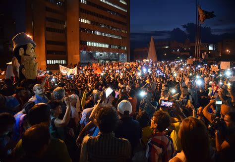 Miles De Colombianos Salieron A Marchar Para Pedir La Renuncia Del Fiscal General Cuestionado