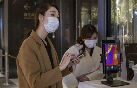 Escasean Alimentos En Shanghai Durante El Encierro Por Covid De 25
