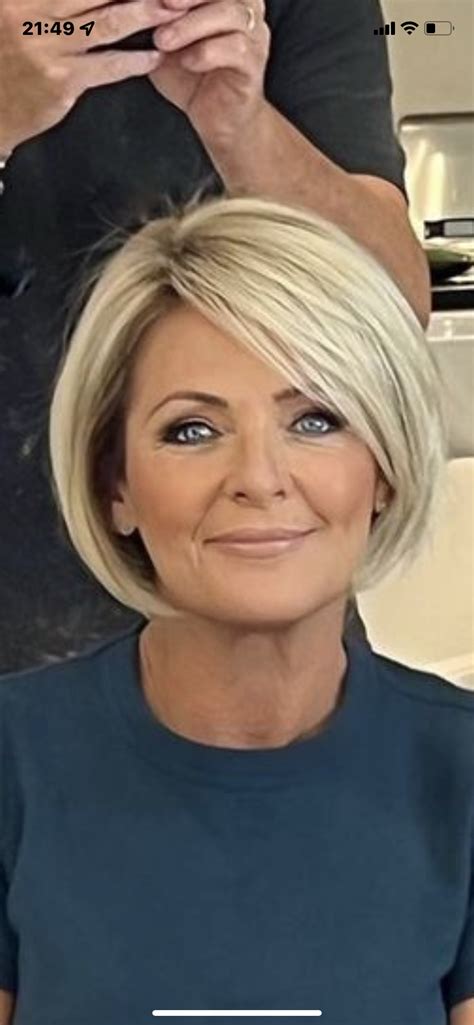 Pin By Linda Walter On Hair Chin Length Hair Short Hair Cuts Bob