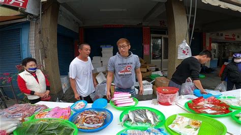 被阿姨笑死 剛問說還有什麼鮮魚而已 花鯧要賣他三百他馬上說不要不要我鮮魚買很多了 彰化二水市場 海鮮拍賣 海鮮叫賣 台中海鮮兄弟 叫賣哥