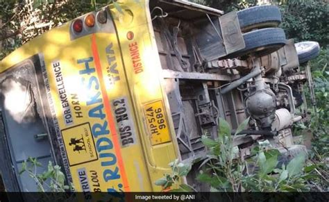 35 Students On Way To Pms Himachal Rally Injured In Bus Accident