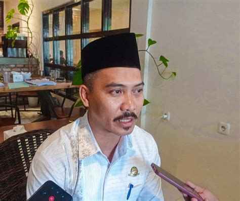 Dishub Pekanbaru Dan PLN Ganti Bola Lampu PJU Di Rayon Panam Simpang Tiga