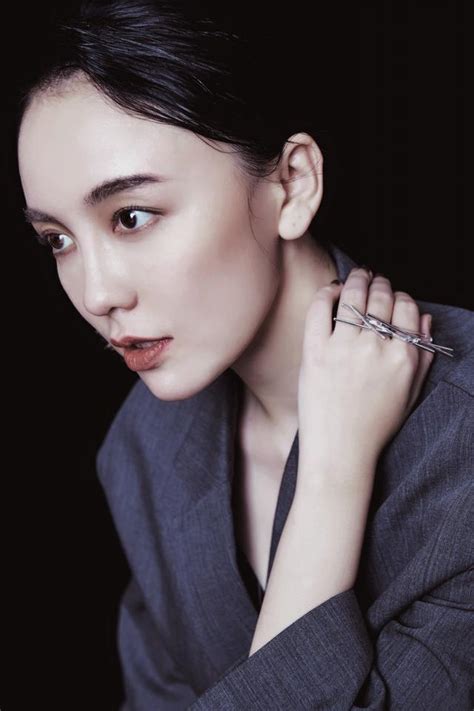 吕佳容唯美冷系大片出炉 暗夜女神撩力十足 360娱乐你开心就好