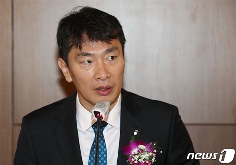 이복현 금감원장 은행 영업시간 속히 정상화해야 네이트 뉴스