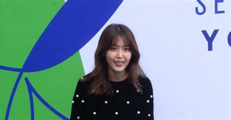 포토 채정안 아담한 자태 뽐내며~