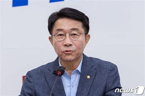 조정식 사무총장 취재진과 간담회 네이트 뉴스