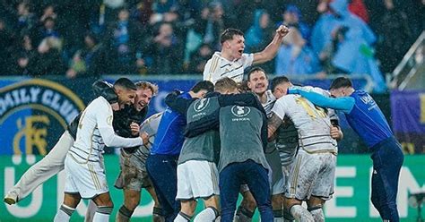 독일 축구 대충격3부팀 바이에른 뮌헨 넘어트리더니 2번째 4강 신화