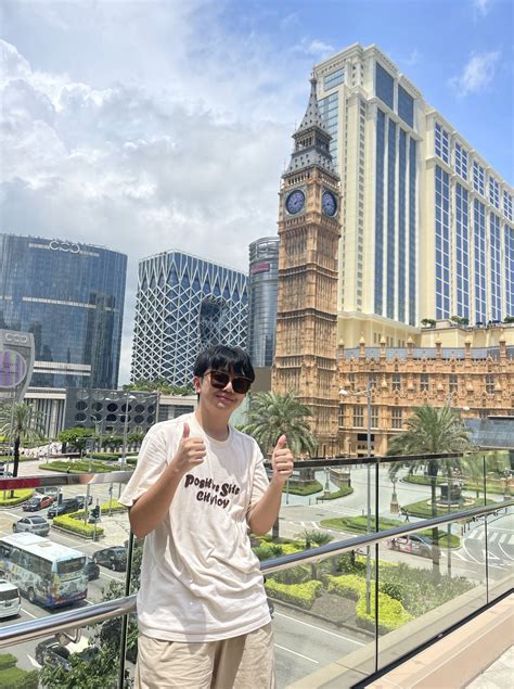 Cv Jun Zhang Keep Loving Keep Living