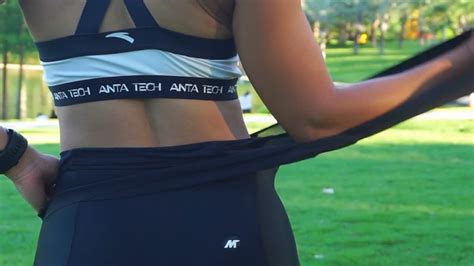 有人会不喜欢背带裤？ Youtube