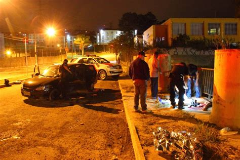 Jovens de e anos roubam veículo e são mortos em perseguição Jovem Pan