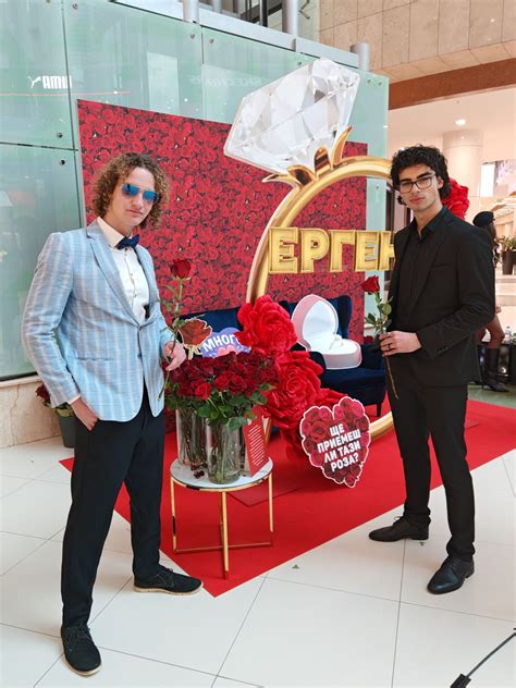 Когато любовта витае във въздуха креативността ни разцъфтява За… A Тeam